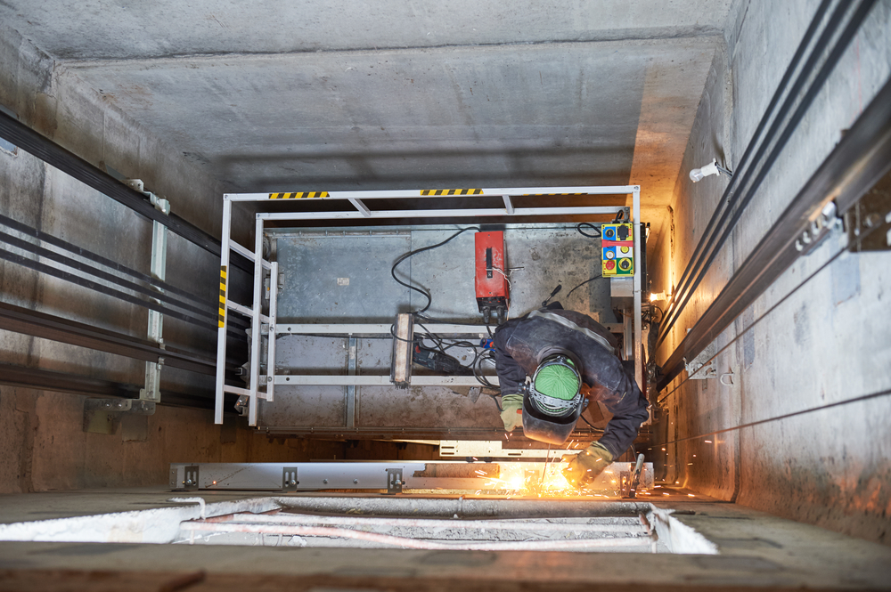 Service Lift Periodic Inspection and Inspection